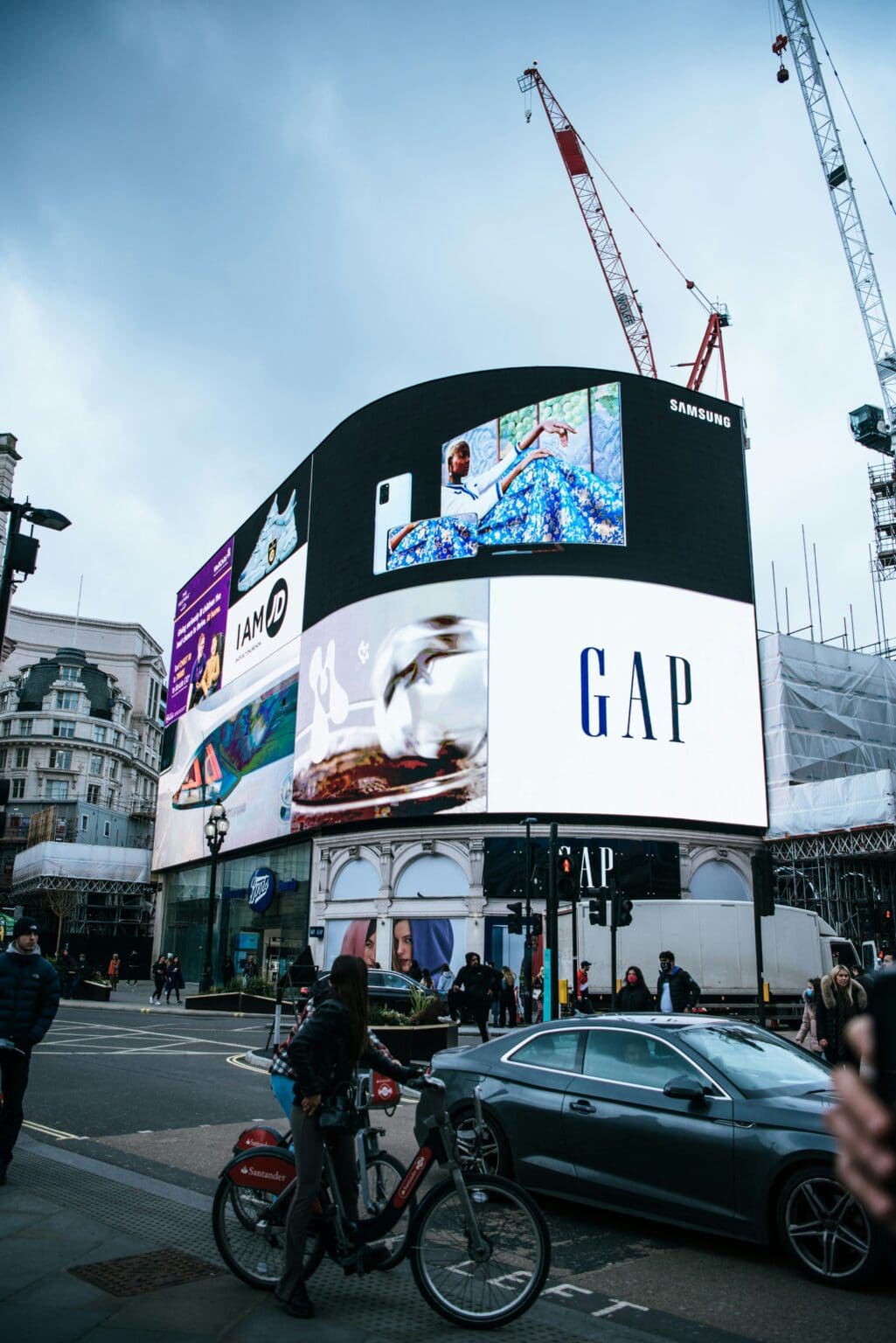 Outdoor LED screen supplier in Dubai | UAE | Volkanoo Display